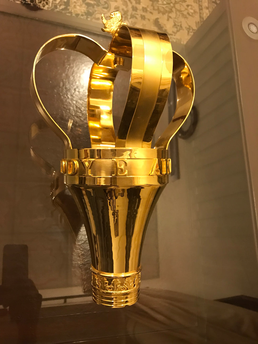 Big Crown Mace Gold Plated Black Shaft 3 Parts 60 Inches – House Of ...